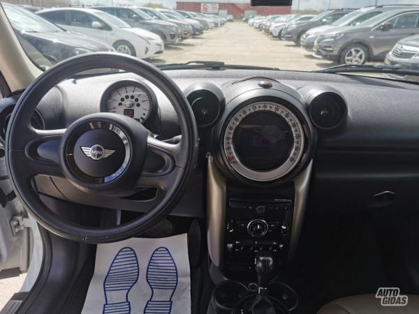 White MINI Countryman 2013 in Siauliai, with an engine capacity of 2.00 L and mileage of 119 thousand km for 7950 €, photo 8 on AUTOMOTO.COM.LV