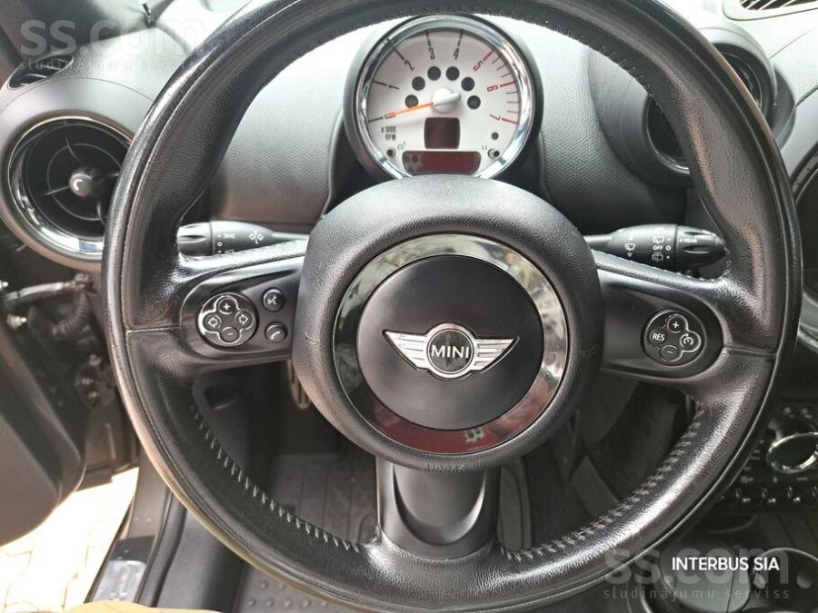 White MINI Countryman 2013 in Riga, with an engine capacity of 2.00 L and mileage of 0 thousand km for 6900 €, photo 18 on AUTOMOTO.COM.LV