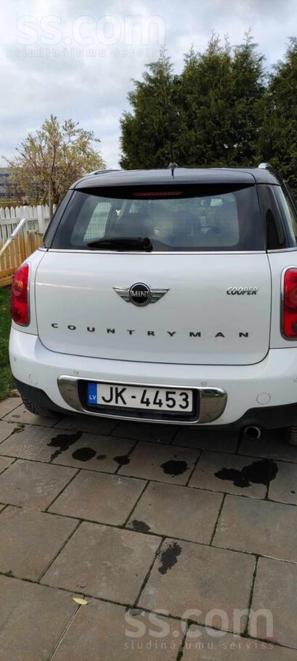 White MINI Countryman 2013 in Riga, with an engine capacity of 1.60 L and mileage of 142 thousand km for 7850 €, photo 9 on AUTOMOTO.COM.LV