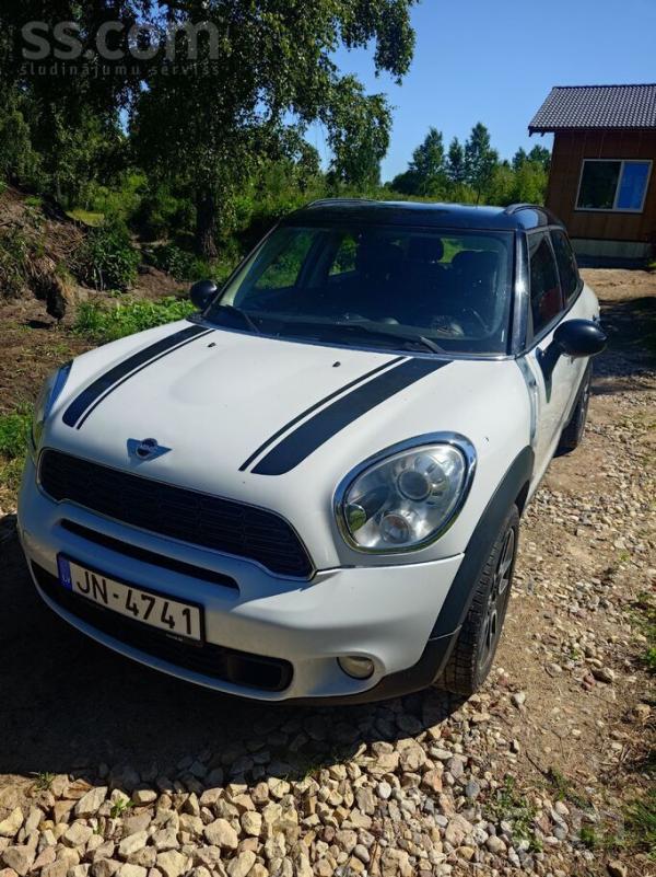 White MINI Countryman 2014 in Jurmala, with an engine capacity of 2.00 L and mileage of 238 thousand km for 7500 €, photo 1 on AUTOMOTO.COM.LV