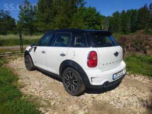 White MINI Countryman 2014 in Jurmala, with an engine capacity of 2.00 L and mileage of 238 thousand km for 7500 €, photo 4 on AUTOMOTO.COM.LV