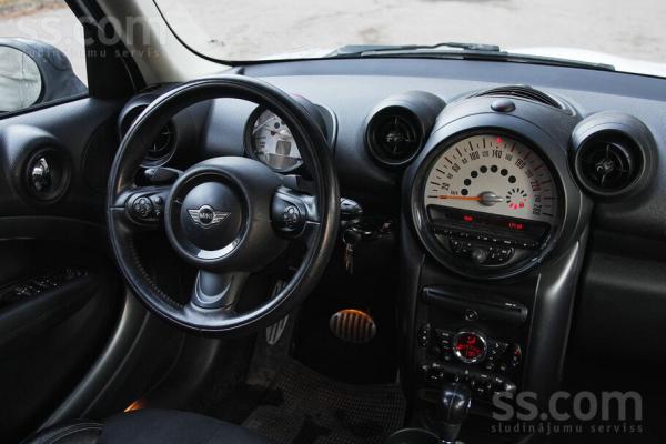 White MINI Countryman 2014 in Jurmala, with an engine capacity of 2.00 L and mileage of 238 thousand km for 7500 €, photo 5 on AUTOMOTO.COM.LV