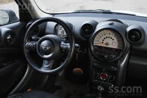 White MINI Countryman 2014 in Jurmala, with an engine capacity of 2.00 L and mileage of 238 thousand km for 7500 €, photo 6 on AUTOMOTO.COM.LV