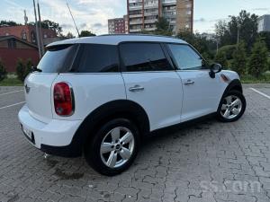 White MINI Countryman 2014 in Riga, with an engine capacity of 1.60 L and mileage of 180 thousand km for 6200 €, photo 3 on AUTOMOTO.COM.LV