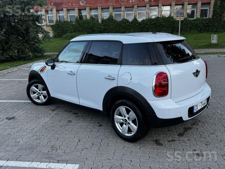 White MINI Countryman 2014 in Riga, with an engine capacity of 1.60 L and mileage of 180 thousand km for 6200 €, photo 5 on AUTOMOTO.COM.LV
