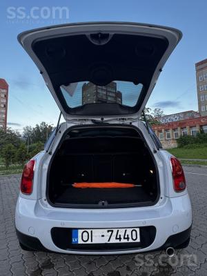 White MINI Countryman 2014 in Riga, with an engine capacity of 1.60 L and mileage of 180 thousand km for 6200 €, photo 6 on AUTOMOTO.COM.LV