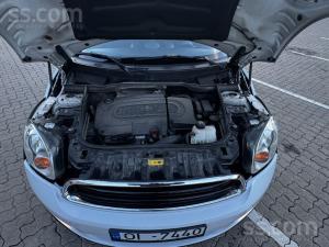White MINI Countryman 2014 in Riga, with an engine capacity of 1.60 L and mileage of 180 thousand km for 6200 €, photo 7 on AUTOMOTO.COM.LV