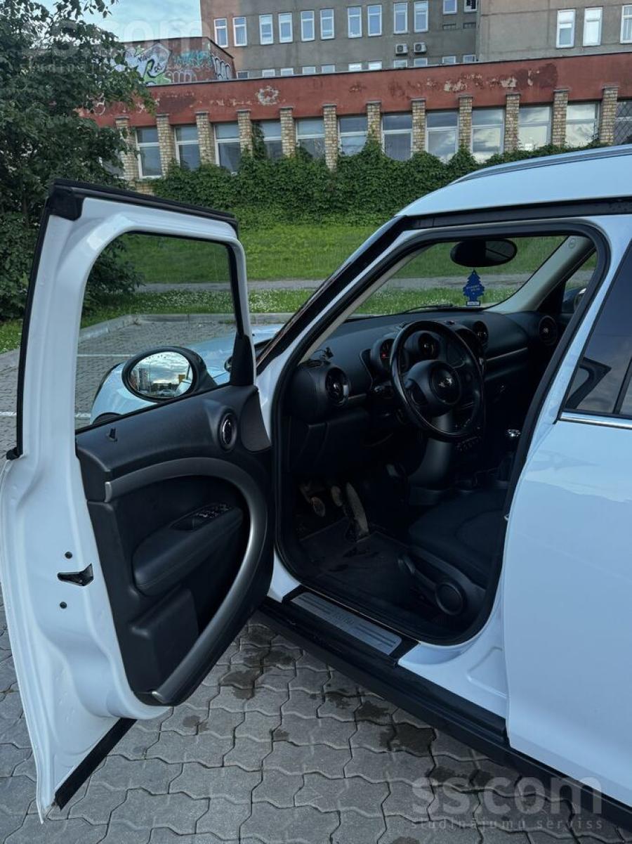 White MINI Countryman 2014 in Riga, with an engine capacity of 1.60 L and mileage of 180 thousand km for 6200 €, photo 10 on AUTOMOTO.COM.LV