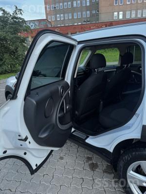 White MINI Countryman 2014 in Riga, with an engine capacity of 1.60 L and mileage of 180 thousand km for 6200 €, photo 11 on AUTOMOTO.COM.LV