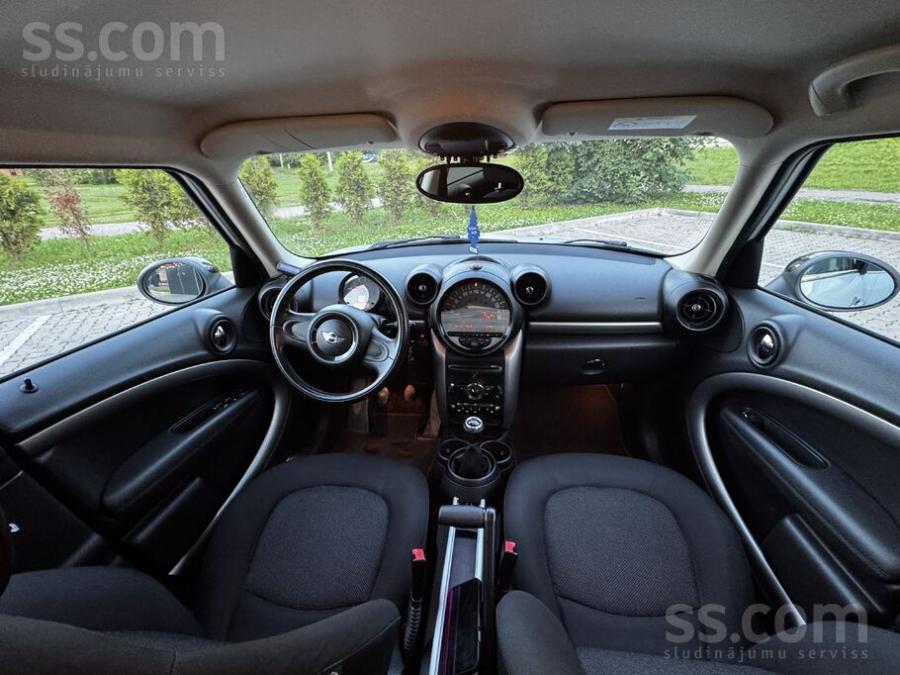 White MINI Countryman 2014 in Riga, with an engine capacity of 1.60 L and mileage of 180 thousand km for 6200 €, photo 16 on AUTOMOTO.COM.LV