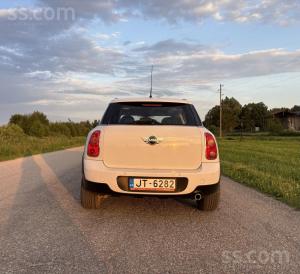 Balts MINI Countryman 2014 Rīga, ar dzinēja tilpumu 1.60 L un nobraukumu 206 tūkst. km par 5000 €, foto 4 vietnē AUTOMOTO.COM.LV