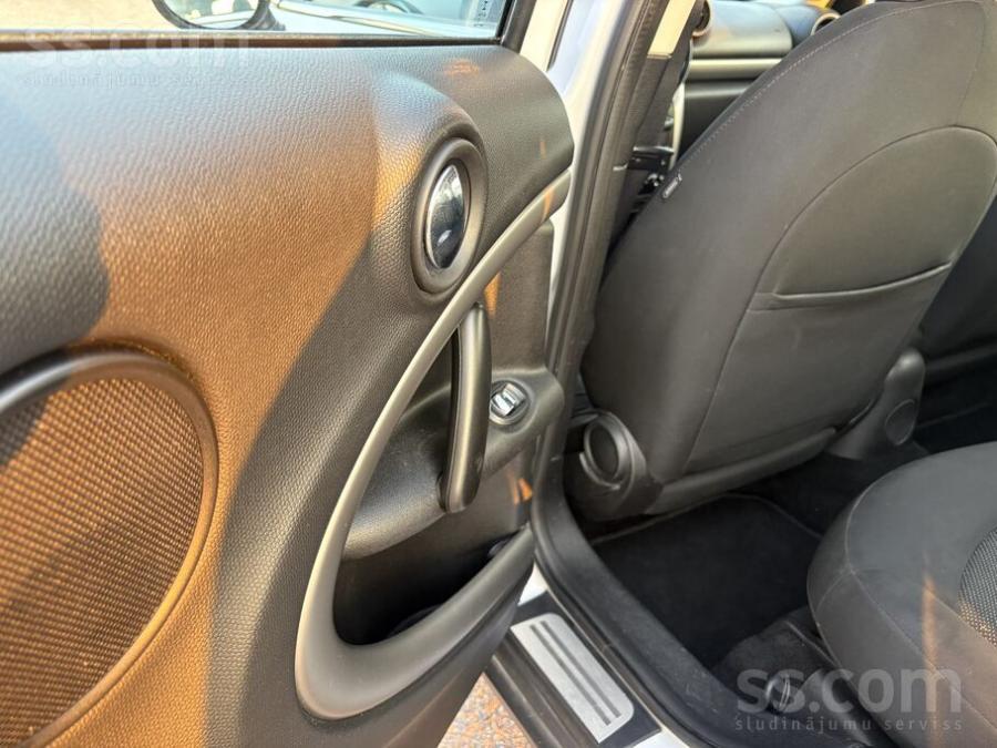 Balts MINI Countryman 2014 Rīga, ar dzinēja tilpumu 1.60 L un nobraukumu 206 tūkst. km par 5000 €, foto 7 vietnē AUTOMOTO.COM.LV