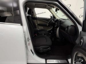 White MINI Countryman 2014 in Vilnius, with an engine capacity of 2.00 L and mileage of 192 thousand km for 5990 €, photo 6 on AUTOMOTO.COM.LV