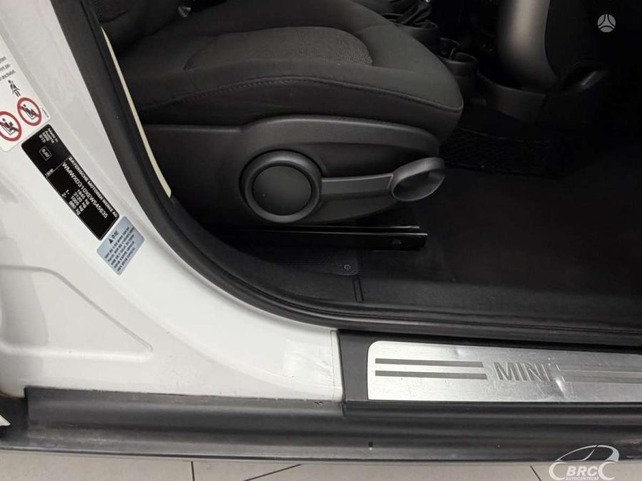White MINI Countryman 2014 in Vilnius, with an engine capacity of 2.00 L and mileage of 192 thousand km for 5990 €, photo 8 on AUTOMOTO.COM.LV