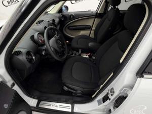 White MINI Countryman 2014 in Vilnius, with an engine capacity of 2.00 L and mileage of 192 thousand km for 5990 €, photo 20 on AUTOMOTO.COM.LV