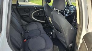 White MINI Countryman 2015 in Vilnius, with an engine capacity of 1.60 L and mileage of 215 thousand km for 4999 €, photo 11 on AUTOMOTO.COM.LV