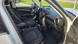White MINI Countryman 2015 in Vilnius, with an engine capacity of 1.60 L and mileage of 215 thousand km for 4999 €, photo 12 on AUTOMOTO.COM.LV
