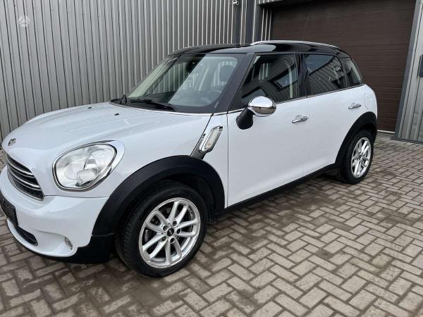 White MINI Countryman 2016 in Telschi, with an engine capacity of 2.00 L and mileage of 88 thousand km for 8299 €, photo 2 on AUTOMOTO.COM.LV