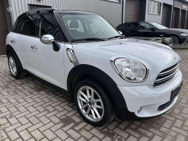 White MINI Countryman 2016 in Telschi, with an engine capacity of 2.00 L and mileage of 88 thousand km for 8299 €, photo 4 on AUTOMOTO.COM.LV