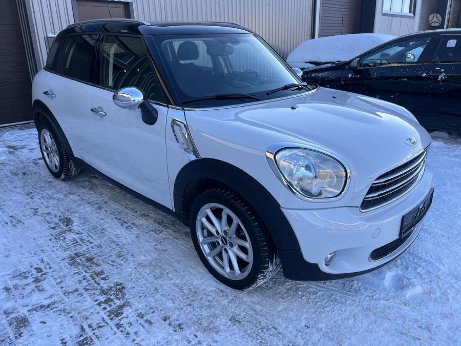 White MINI Countryman 2016 in Telschi, with an engine capacity of 2.00 L and mileage of 88 thousand km for 8199 €, photo 4 on AUTOMOTO.COM.LV