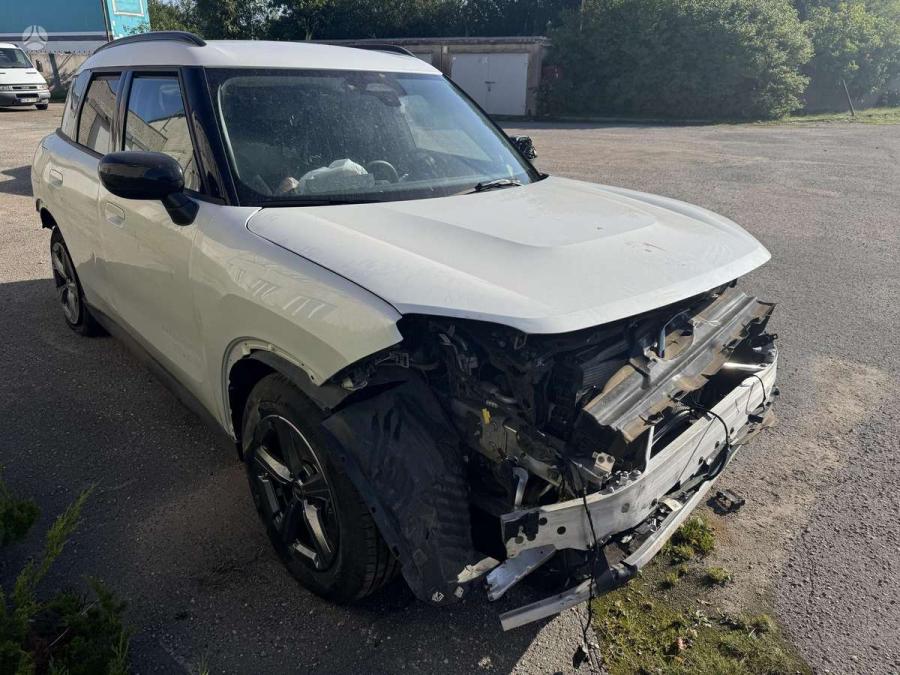 Balts MINI Countryman 2026 Gargždai, ar dzinēja tilpumu 2.00 L un nobraukumu 7 tūkst. km par 9900 €, foto 1 vietnē AUTOMOTO.COM.LV