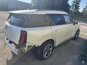Balts MINI Countryman 2026 Gargždai, ar dzinēja tilpumu 2.00 L un nobraukumu 7 tūkst. km par 9900 €, foto 3 vietnē AUTOMOTO.COM.LV