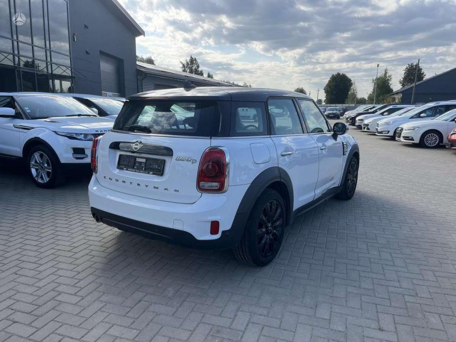 White MINI Countryman 2018 in Taurage, with an engine capacity of 2.00 L and mileage of 300 thousand km for 7600 €, photo 6 on AUTOMOTO.COM.LV