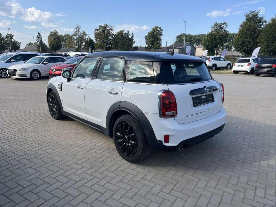 White MINI Countryman 2018 in Taurage, with an engine capacity of 2.00 L and mileage of 300 thousand km for 7600 €, photo 10 on AUTOMOTO.COM.LV