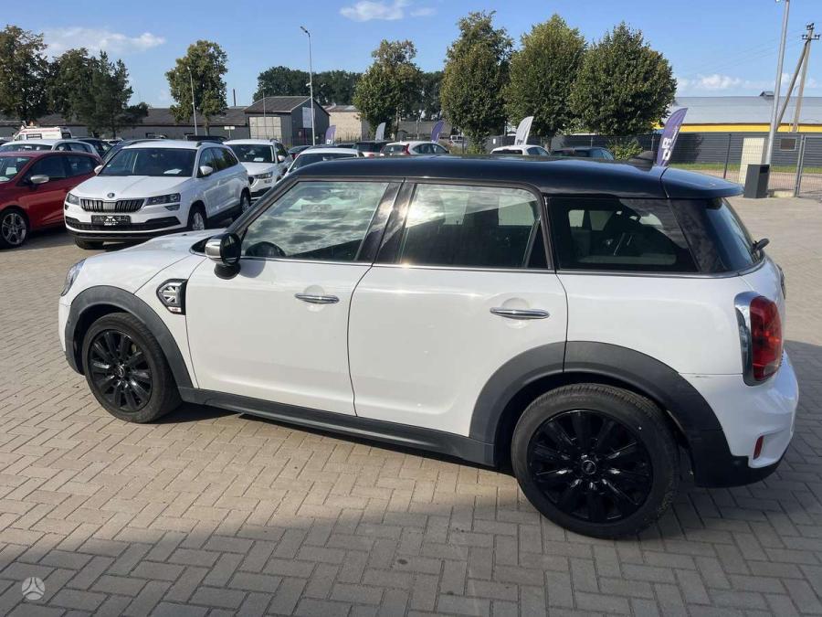 White MINI Countryman 2018 in Taurage, with an engine capacity of 2.00 L and mileage of 300 thousand km for 7600 €, photo 12 on AUTOMOTO.COM.LV
