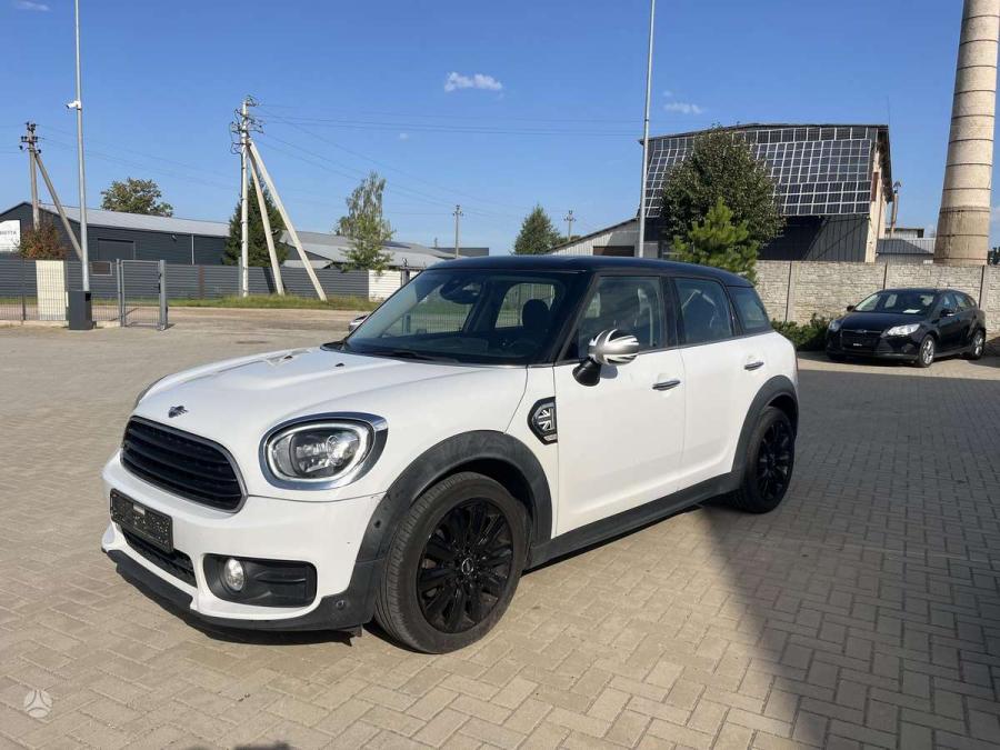 White MINI Countryman 2018 in Taurage, with an engine capacity of 2.00 L and mileage of 300 thousand km for 7600 €, photo 19 on AUTOMOTO.COM.LV