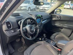 White MINI Countryman 2018 in Taurage, with an engine capacity of 2.00 L and mileage of 300 thousand km for 7600 €, photo 21 on AUTOMOTO.COM.LV