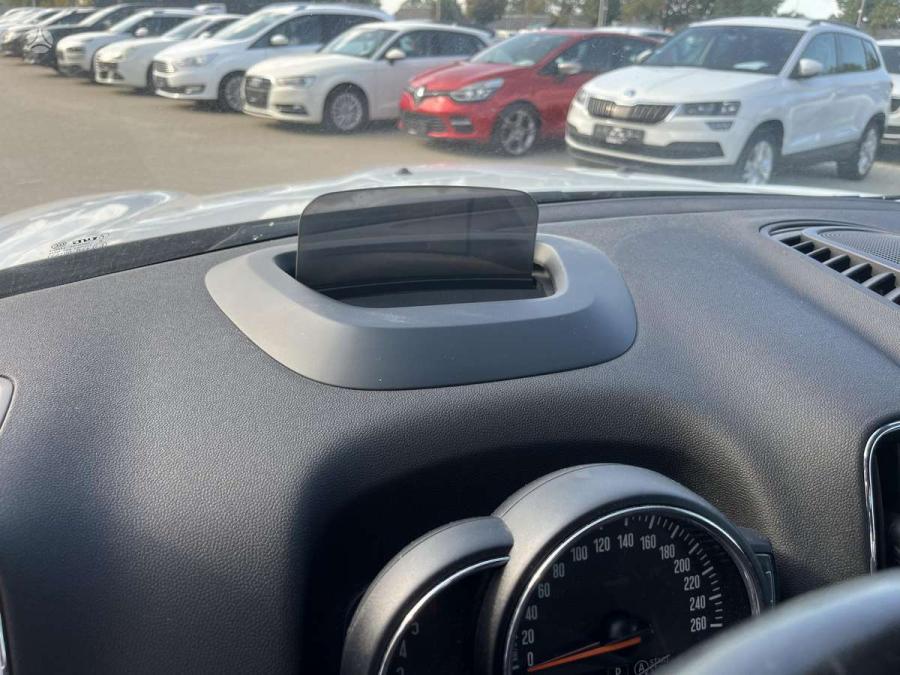 White MINI Countryman 2018 in Taurage, with an engine capacity of 2.00 L and mileage of 300 thousand km for 7600 €, photo 22 on AUTOMOTO.COM.LV