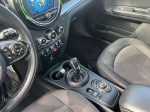 White MINI Countryman 2018 in Taurage, with an engine capacity of 2.00 L and mileage of 300 thousand km for 7600 €, photo 24 on AUTOMOTO.COM.LV
