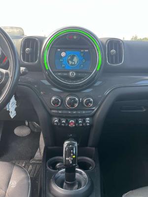 White MINI Countryman 2018 in Taurage, with an engine capacity of 2.00 L and mileage of 300 thousand km for 7600 €, photo 31 on AUTOMOTO.COM.LV