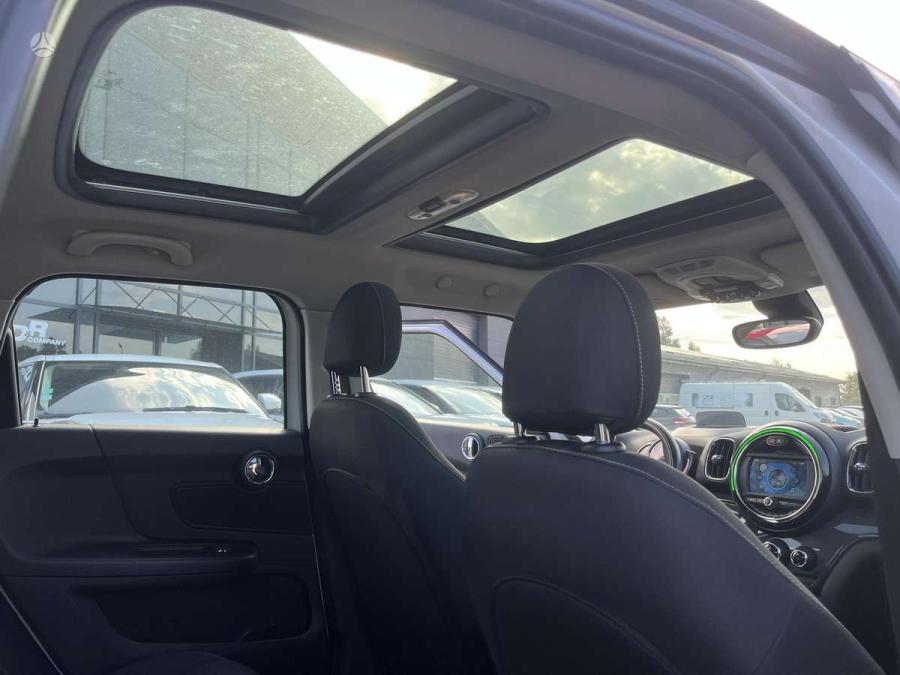 White MINI Countryman 2018 in Taurage, with an engine capacity of 2.00 L and mileage of 300 thousand km for 7600 €, photo 35 on AUTOMOTO.COM.LV
