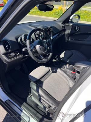 Balts MINI Countryman 2019 Tallina, ar dzinēja tilpumu 1.50 L un nobraukumu 75 tūkst. km par 19000 €, foto 8 vietnē AUTOMOTO.COM.LV