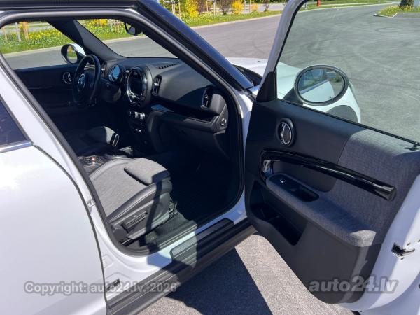 White MINI Countryman 2019 in Tallinn, with an engine capacity of 1.50 L and mileage of 75 thousand km for 19000 €, photo 8 on AUTOMOTO.COM.LV