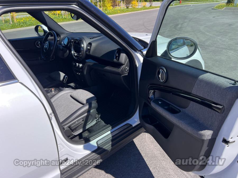 Balts MINI Countryman 2019 Tallina, ar dzinēja tilpumu 1.50 L un nobraukumu 75 tūkst. km par 19000 €, foto 9 vietnē AUTOMOTO.COM.LV