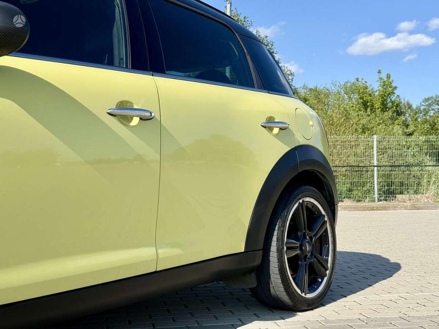 Yellow MINI Countryman 2012 in Marijampole, with an engine capacity of 1.60 L and mileage of 233 thousand km for 4400 €, photo 11 on AUTOMOTO.COM.LV