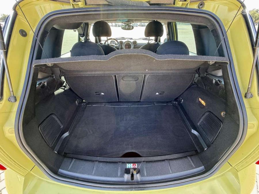 Yellow MINI Countryman 2012 in Marijampole, with an engine capacity of 1.60 L and mileage of 233 thousand km for 4400 €, photo 12 on AUTOMOTO.COM.LV