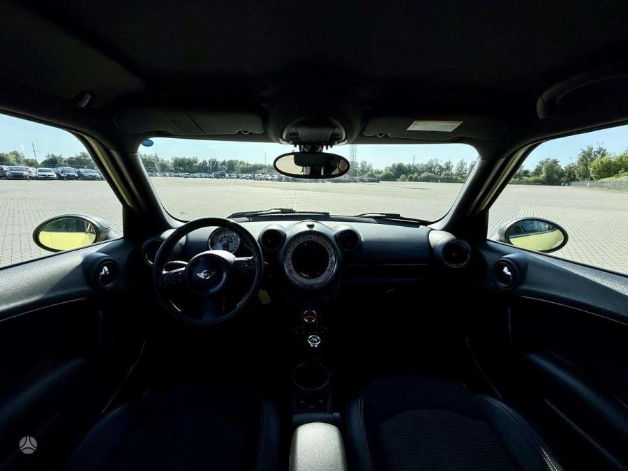 Yellow MINI Countryman 2012 in Marijampole, with an engine capacity of 1.60 L and mileage of 233 thousand km for 4400 €, photo 14 on AUTOMOTO.COM.LV