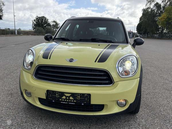 Yellow MINI Countryman 2012 in Marijampole, with an engine capacity of 1.60 L and mileage of 233 thousand km for 3800 €, photo 3 on AUTOMOTO.COM.LV