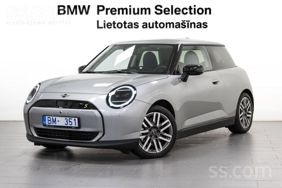 Pelēks MINI Hatch 2025 Rīga, ar dzinēja tilpumu 0.00 L un nobraukumu 4 tūkst. km par 35500 €, foto 1 vietnē AUTOMOTO.COM.LV