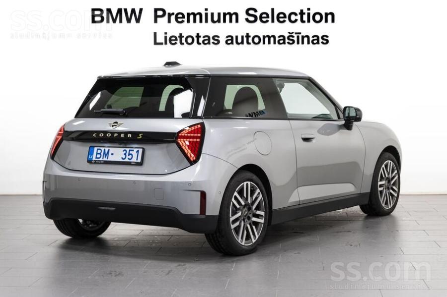 Pelēks MINI Hatch 2025 Rīga, ar dzinēja tilpumu 0.00 L un nobraukumu 4 tūkst. km par 35500 €, foto 4 vietnē AUTOMOTO.COM.LV