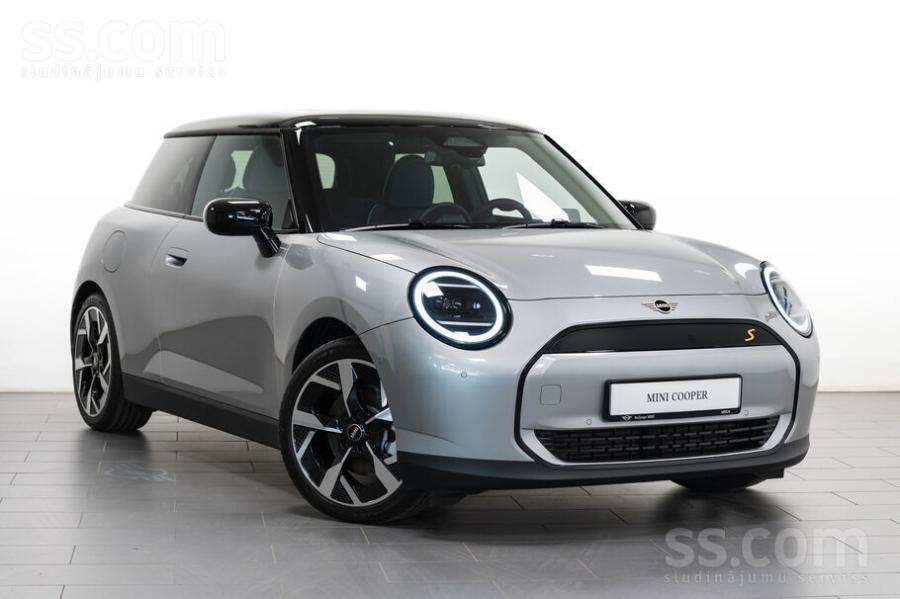 Pelēks MINI Hatch 2026 Rīga, ar dzinēja tilpumu 1.50 L un nobraukumu 17 tūkst. km par 40900 €, foto 4 vietnē AUTOMOTO.COM.LV