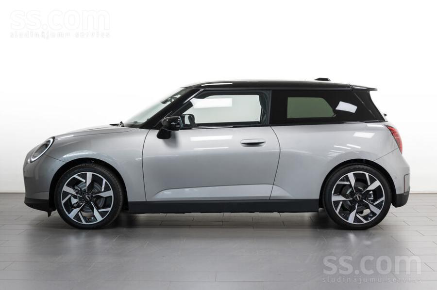 Pelēks MINI Hatch 2026 Rīga, ar dzinēja tilpumu 1.50 L un nobraukumu 17 tūkst. km par 40900 €, foto 6 vietnē AUTOMOTO.COM.LV