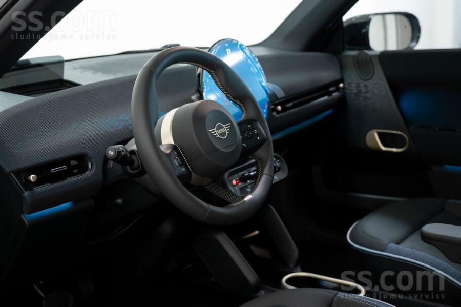 Pelēks MINI Hatch 2026 Rīga, ar dzinēja tilpumu 1.50 L un nobraukumu 17 tūkst. km par 40900 €, foto 16 vietnē AUTOMOTO.COM.LV