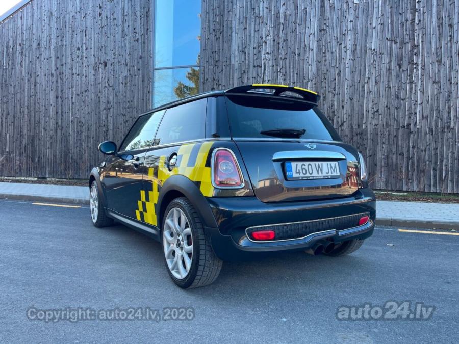 Melns MINI John Cooper Works 2008 Tallina, ar dzinēja tilpumu 1.60 L un nobraukumu 152 tūkst. km par 10499 €, foto 2 vietnē AUTOMOTO.COM.LV