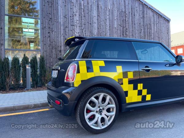 Black MINI John Cooper Works 2008 in Tallinn, with an engine capacity of 1.60 L and mileage of 152 thousand km for 10499 €, photo 10 on AUTOMOTO.COM.LV