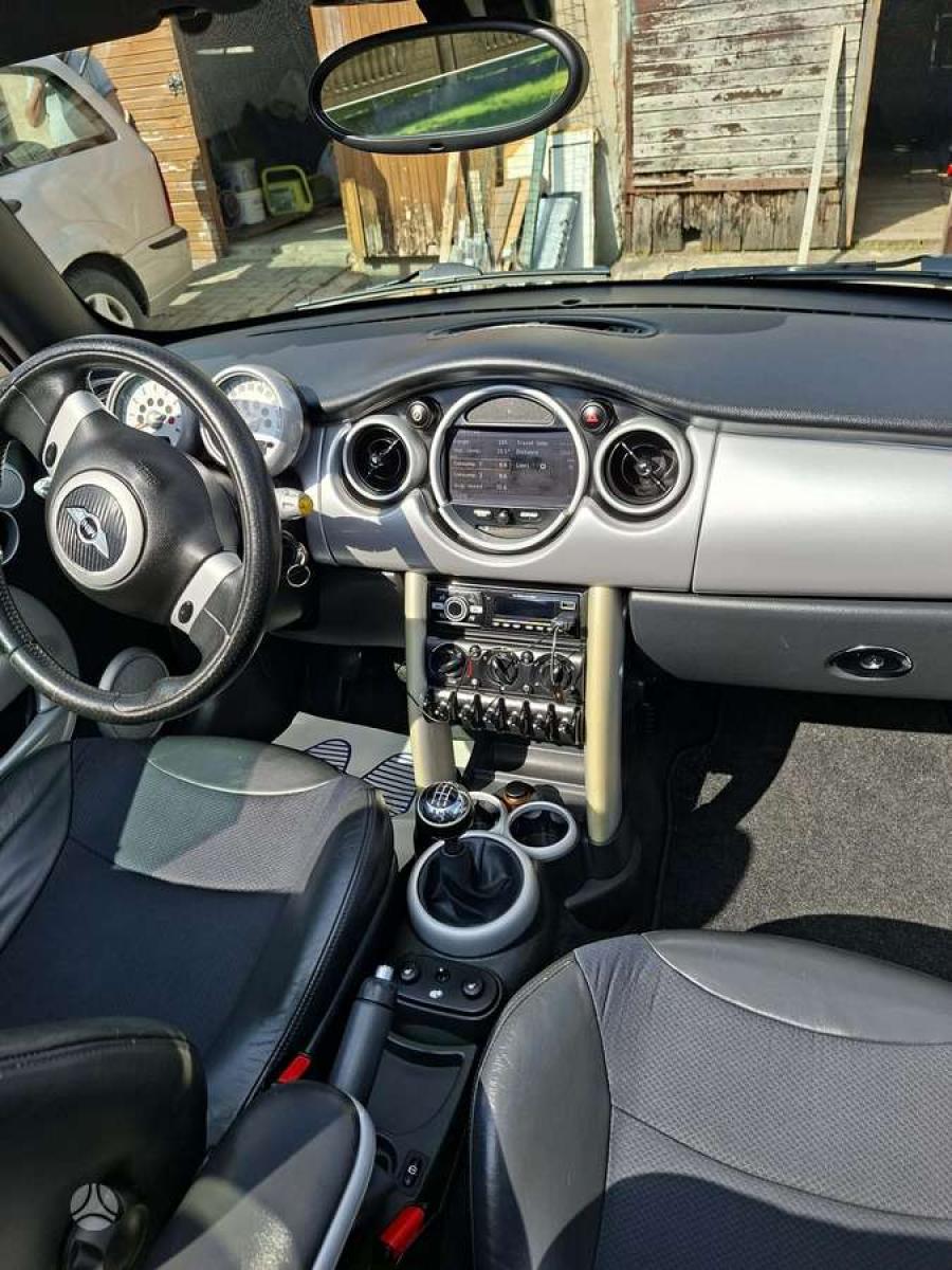 Black MINI One 2007 in Kelme, with an engine capacity of 1.60 L and mileage of 195 thousand km for 4200 €, photo 5 on AUTOMOTO.COM.LV